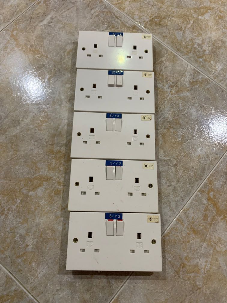 FS : MK dual 3-pins socket, TV & Home Appliances, Electrical, Adaptors ...