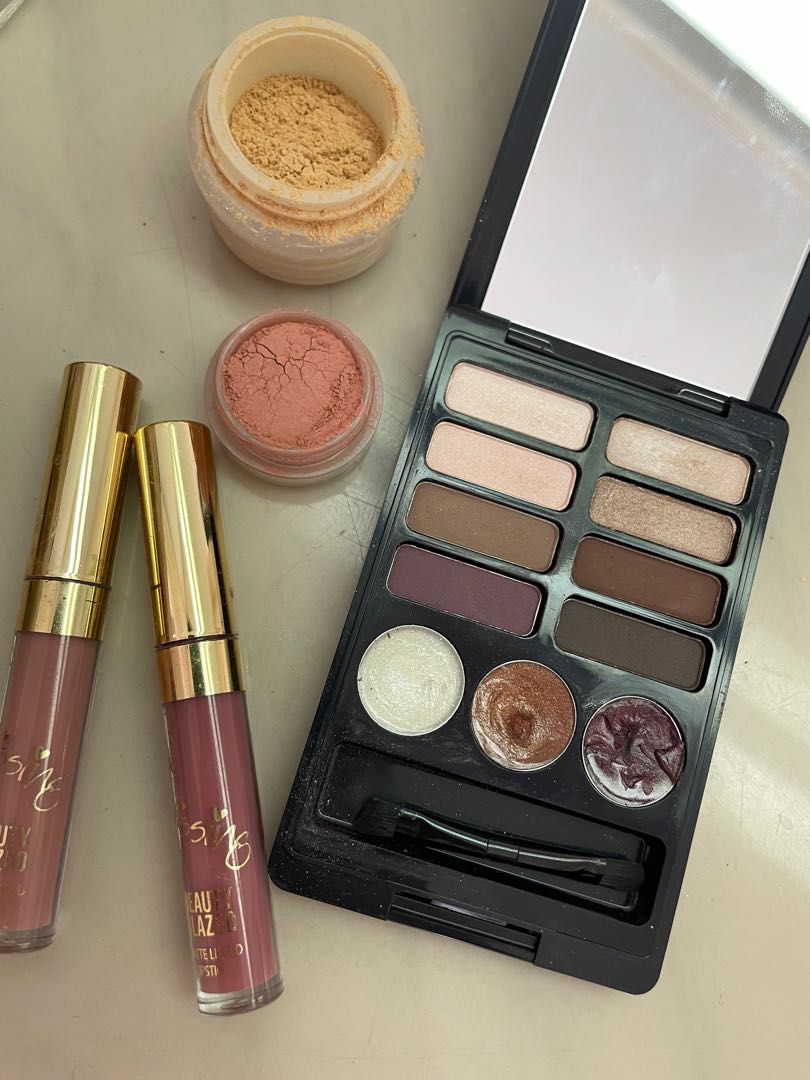Make up Bundle (eyeshadow, lipstick, blush and setting powder), Beauty ...