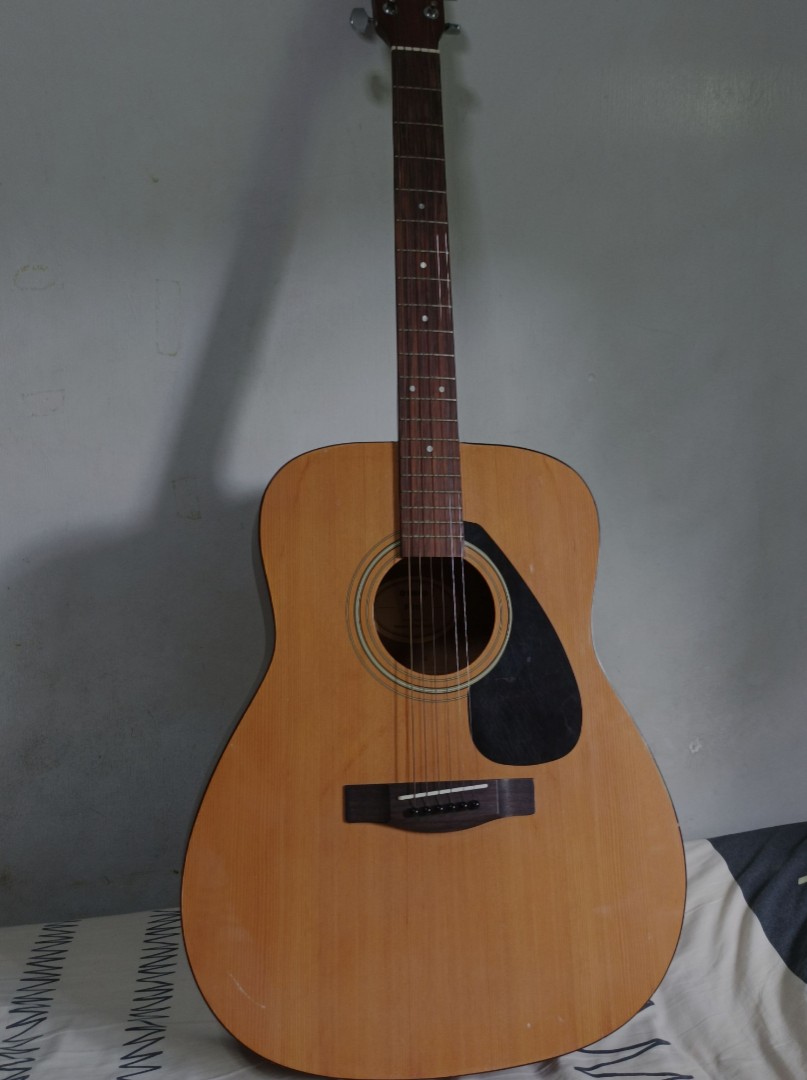 YAMAHA F310 ACOUSTIC GUITAR, Hobbies & Toys, Music & Media, Musical ...