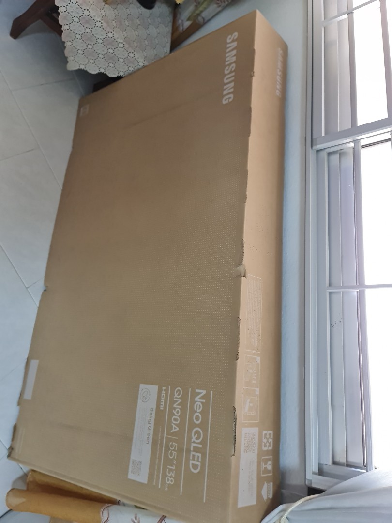 Empty 55inch Samsung TV box, TV & Home Appliances, TV & Entertainment ...