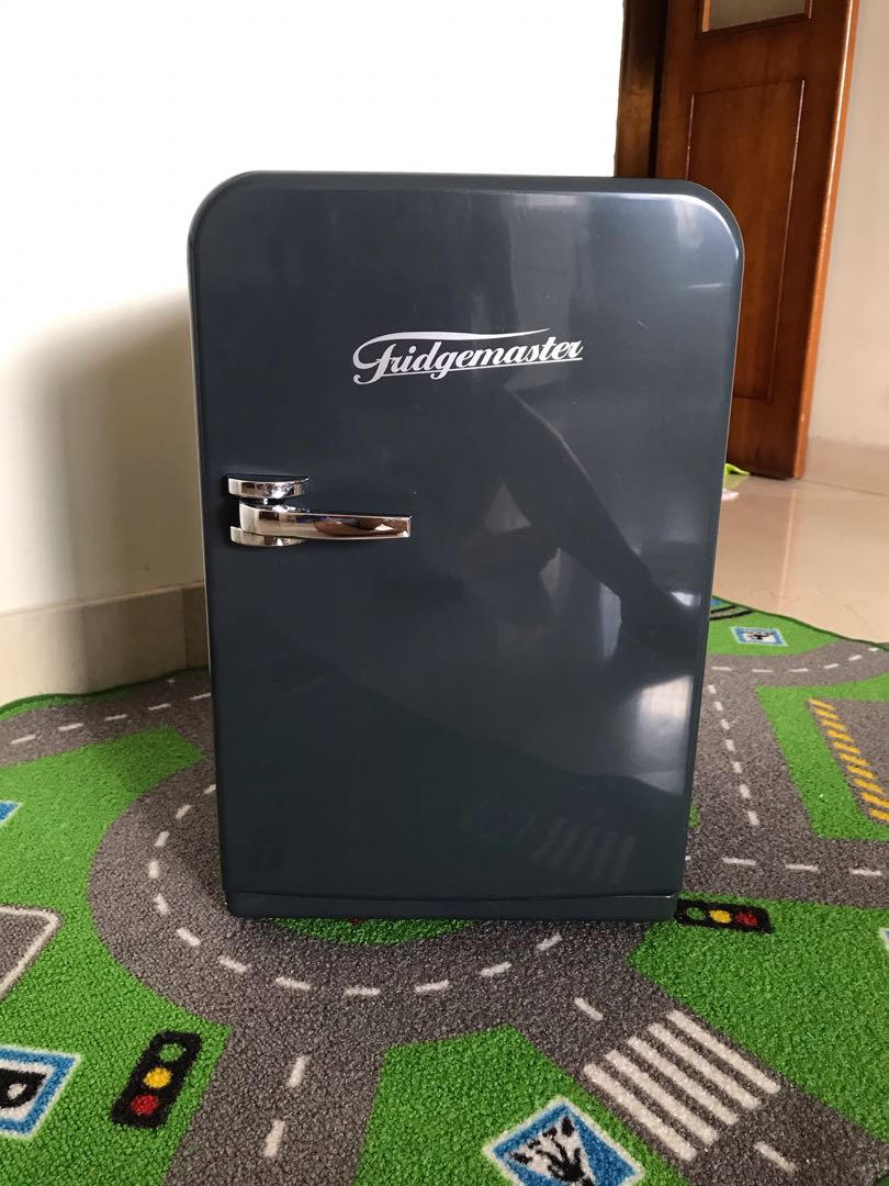 FridgeMaster mini fridge, TV & Home Appliances, Other Home Appliances ...