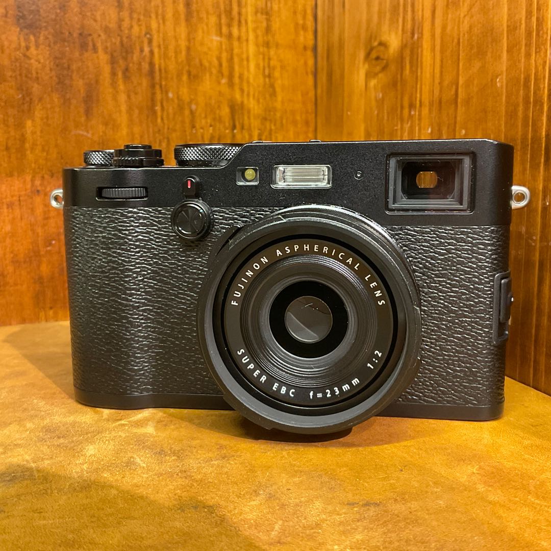 Fujifilm X100F (71M52652) with battery Charger , Photography, Cameras ...