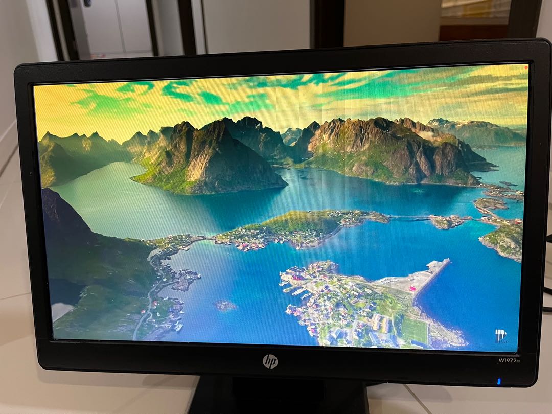 HP 19” monitor W1972A, Computers & Tech, Parts & Accessories, Monitor ...