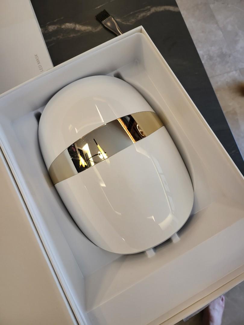 LG Derma LED Mask, Beauty & Personal Care, Face, Face Care on Carousell
