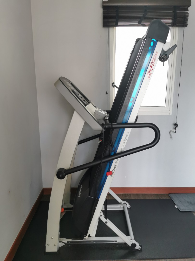 Life fitness treadmill, Sports Equipment, Exercise & Fitness, Cardio ...