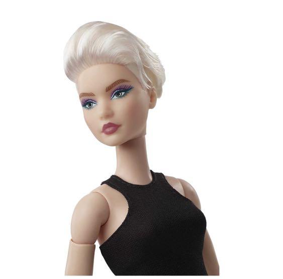 {PO} Barbie Signature Looks Doll (Tall, Blonde Pixie Cut) Fully Posable ...