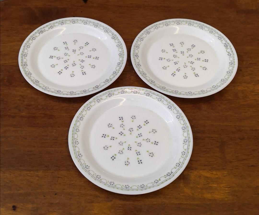 Pyrex Mayfair cake plate 3, Furniture & Home Living, Kitchenware ...