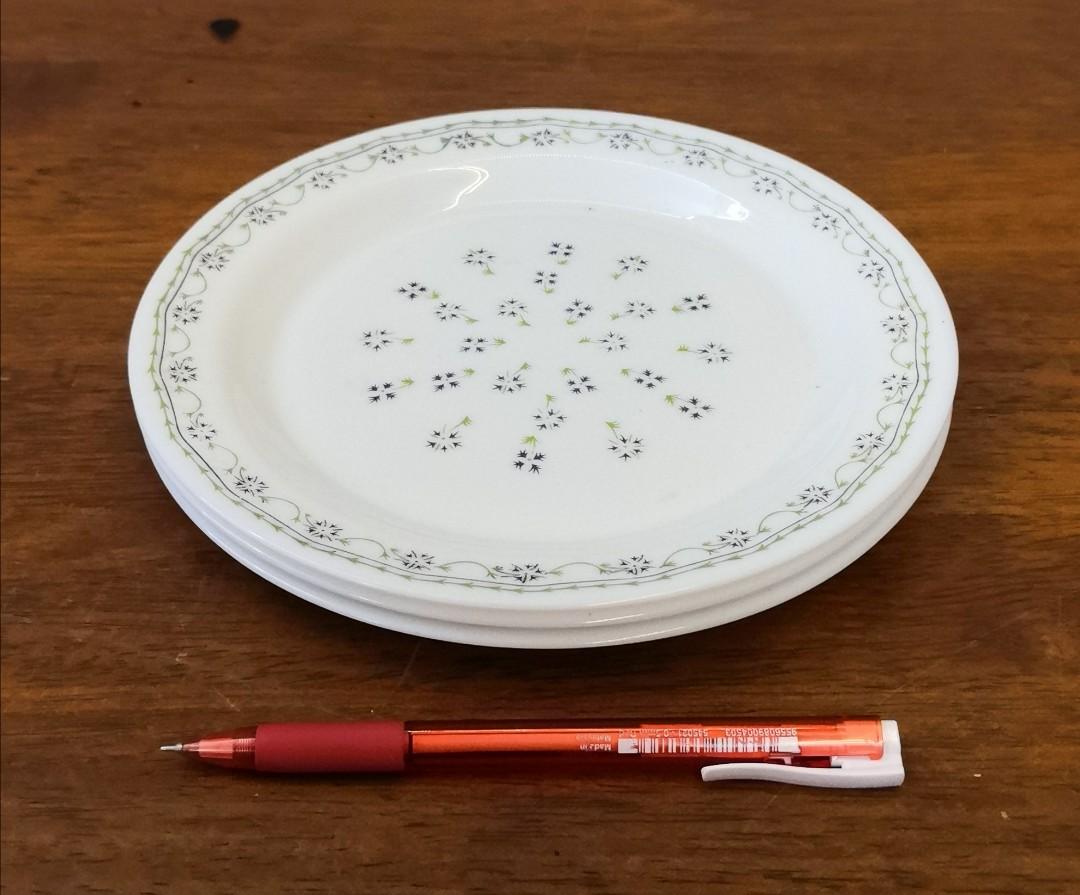 Pyrex Mayfair cake plate 3, Furniture & Home Living, Kitchenware ...