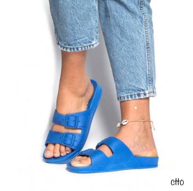 Royal Blue Cacatoes Slides, Men's Fashion, Footwear, Slippers & Slides ...