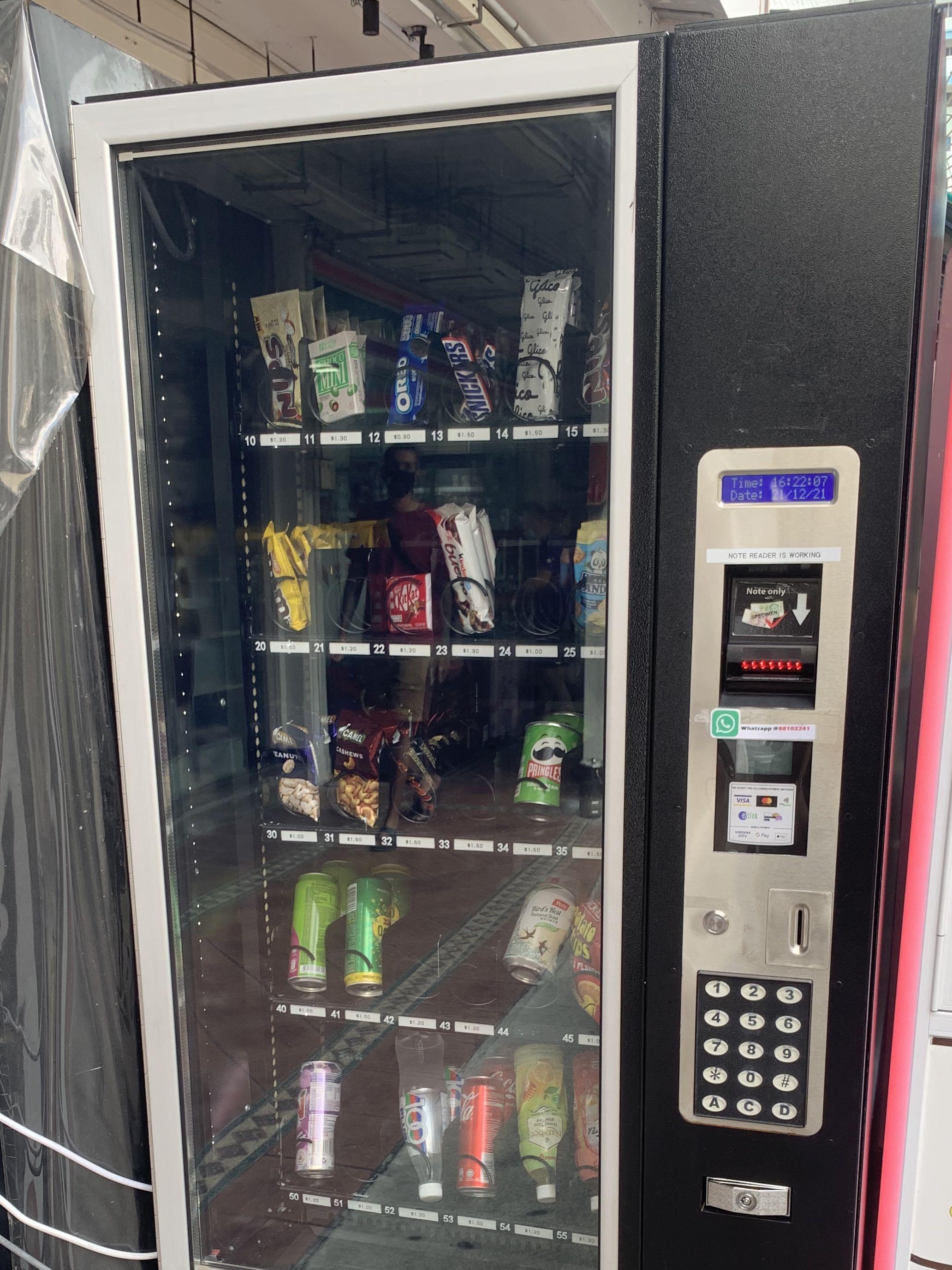 Snack n Drinks chiller vending machine, Furniture & Home Living ...