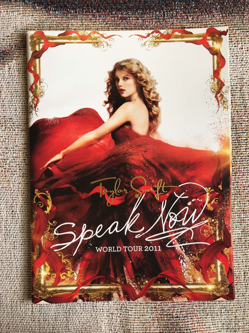 Speak Now World Tour Book - Taylor Swift, Hobbies & Toys, Memorabilia ...