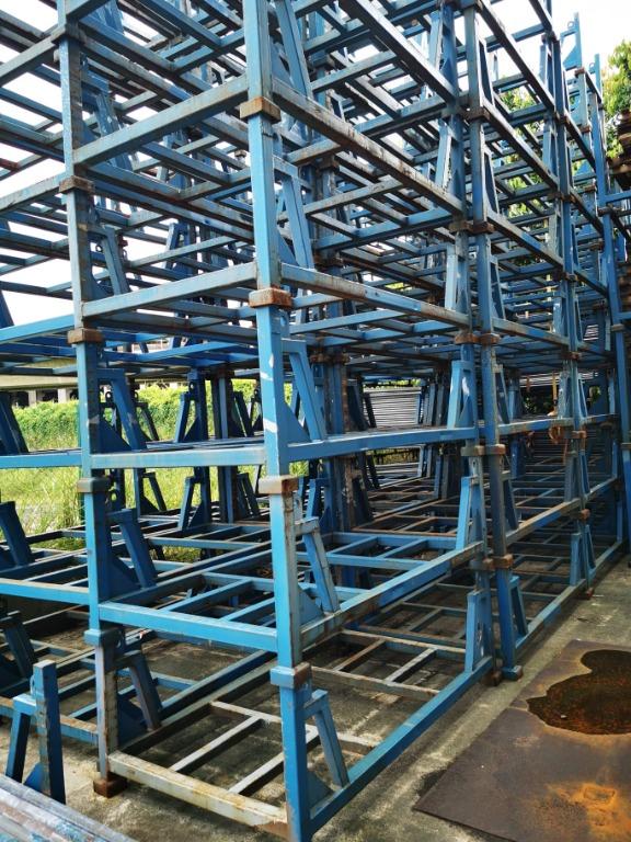 STACKABLE STEEL RACK, Everything Else on Carousell