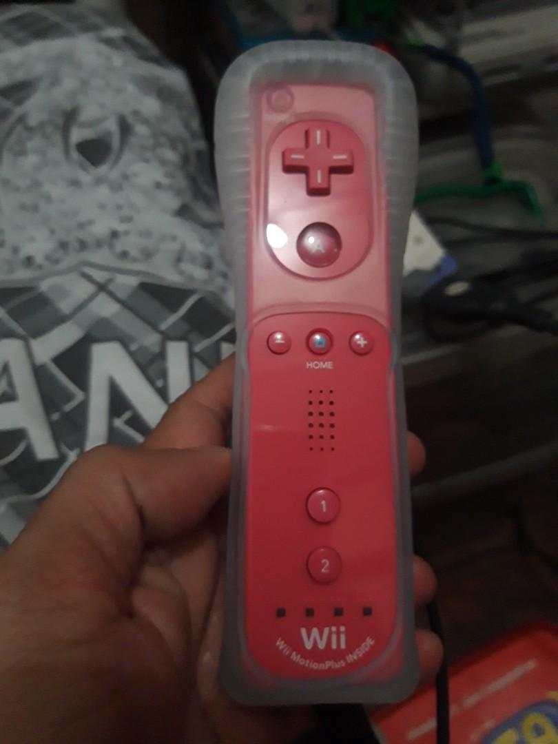 Wiimote version 2 with build in motion plus, Video Gaming, Gaming ...