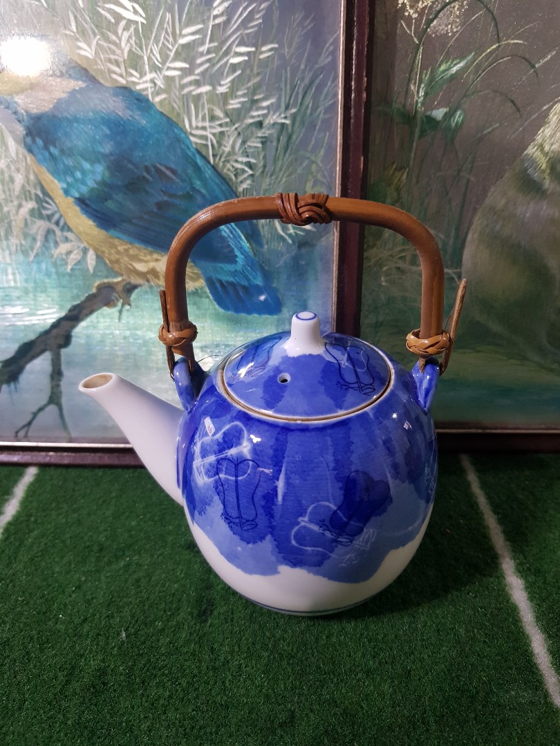 300 ml tea pot blue Japan surplus, Furniture & Home Living, Kitchenware ...