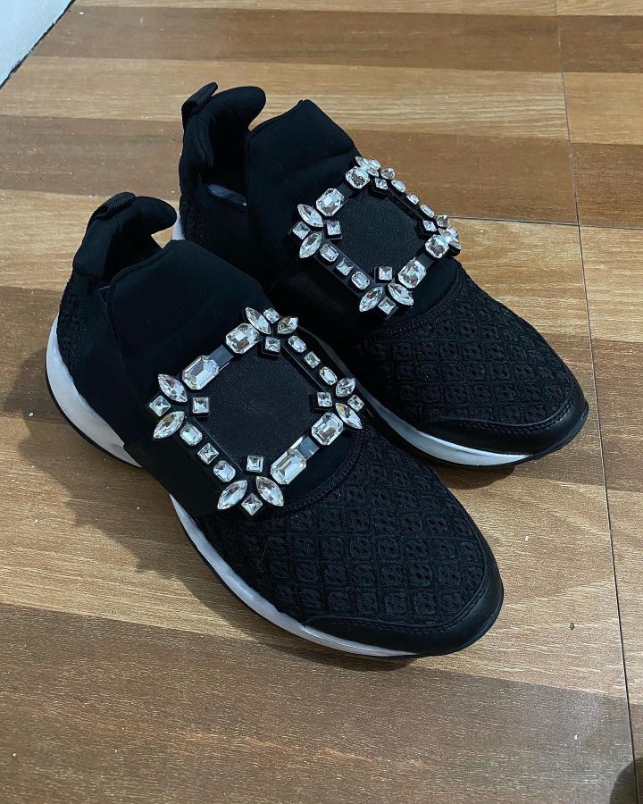 Auth rv roger vivier 38, Women's Fashion, Footwear, Sneakers on Carousell