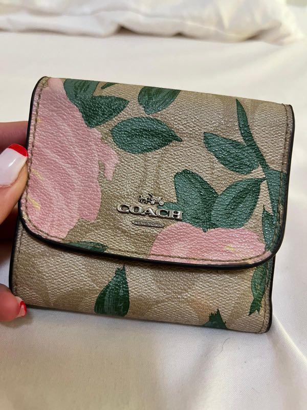 Coach tri fold wallet, Women's Fashion, Bags & Wallets, Wallets & Card ...