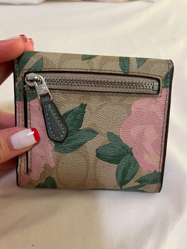 Coach tri fold wallet, Women's Fashion, Bags & Wallets, Wallets & Card ...