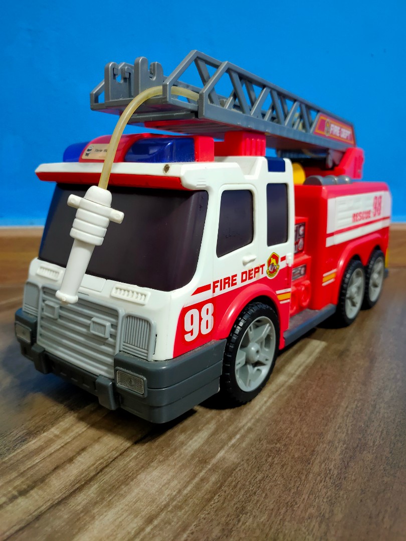 Jumbo fire truck, Hobbies & Toys on Carousell