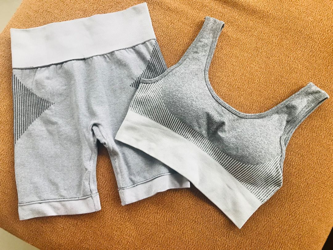 New - Top & bottom workout set, Women's Fashion, Activewear on Carousell