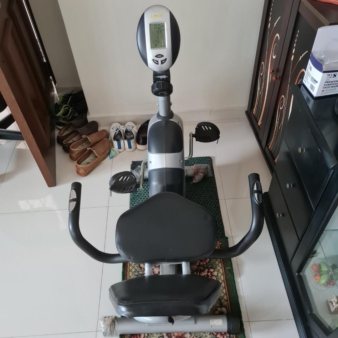 Reclined exercise bike, Sports Equipment, Exercise & Fitness, Cardio ...