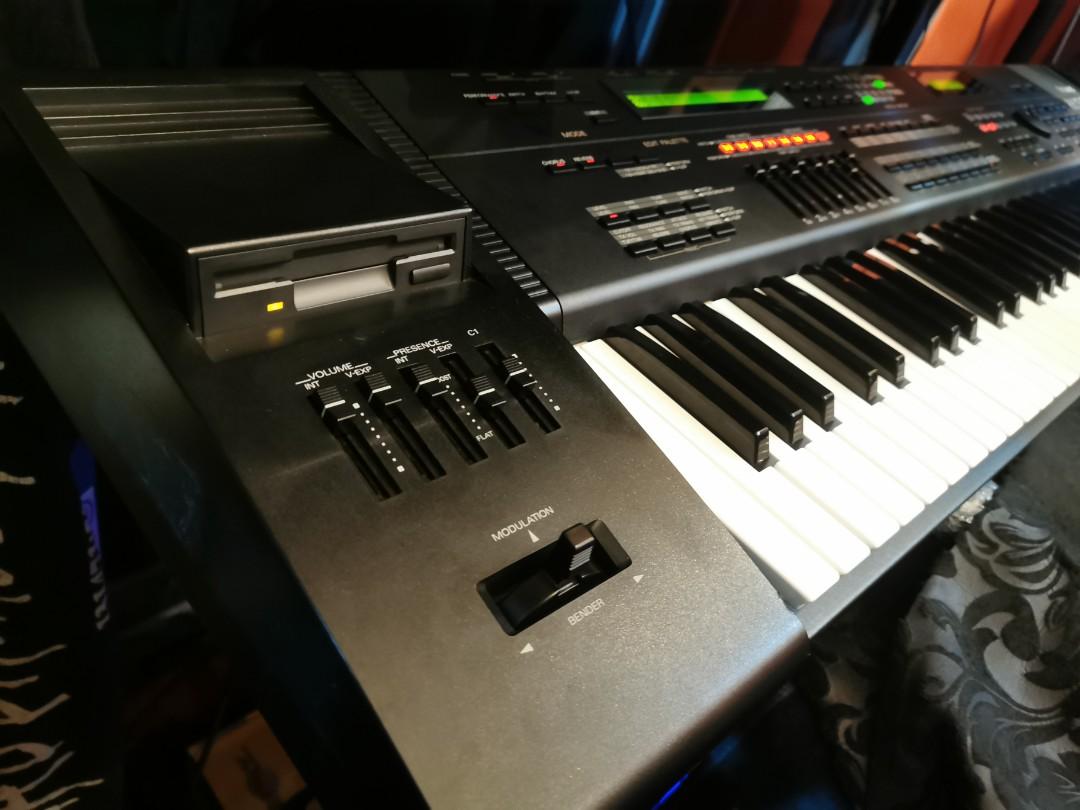 Roland Jv1000 Synthesizer Workstation Mint Keyboard, Hobbies & Toys ...