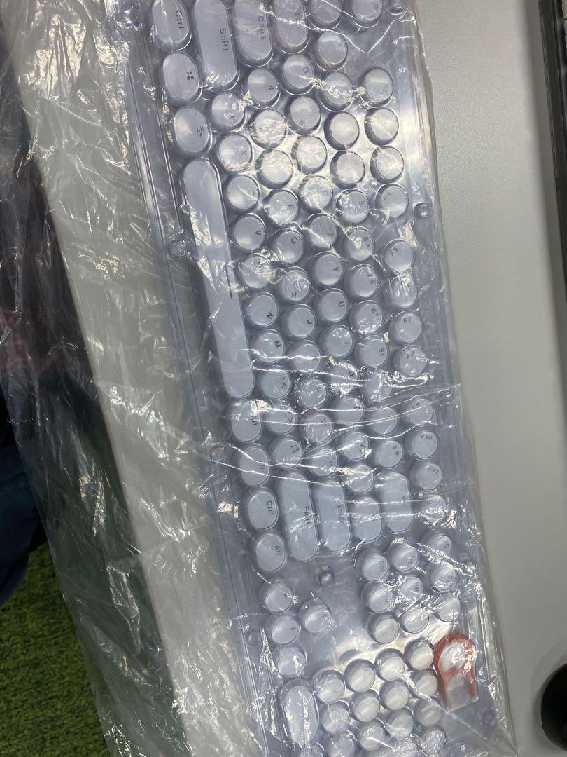 Round flat profile transparent 108 keycaps, Computers & Tech, Parts ...