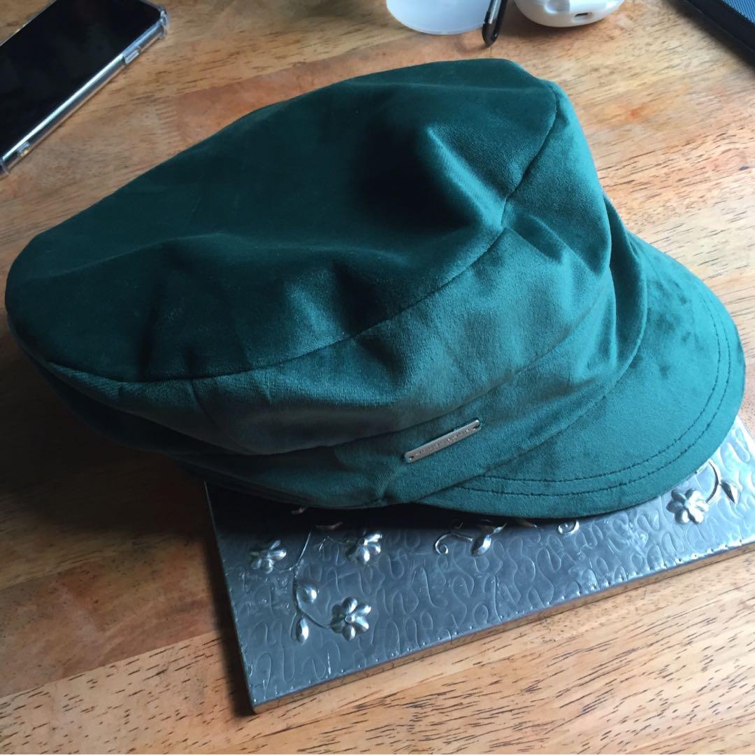Seeberger Est 1890 Velvet Cap, Women's Fashion, Watches & Accessories ...