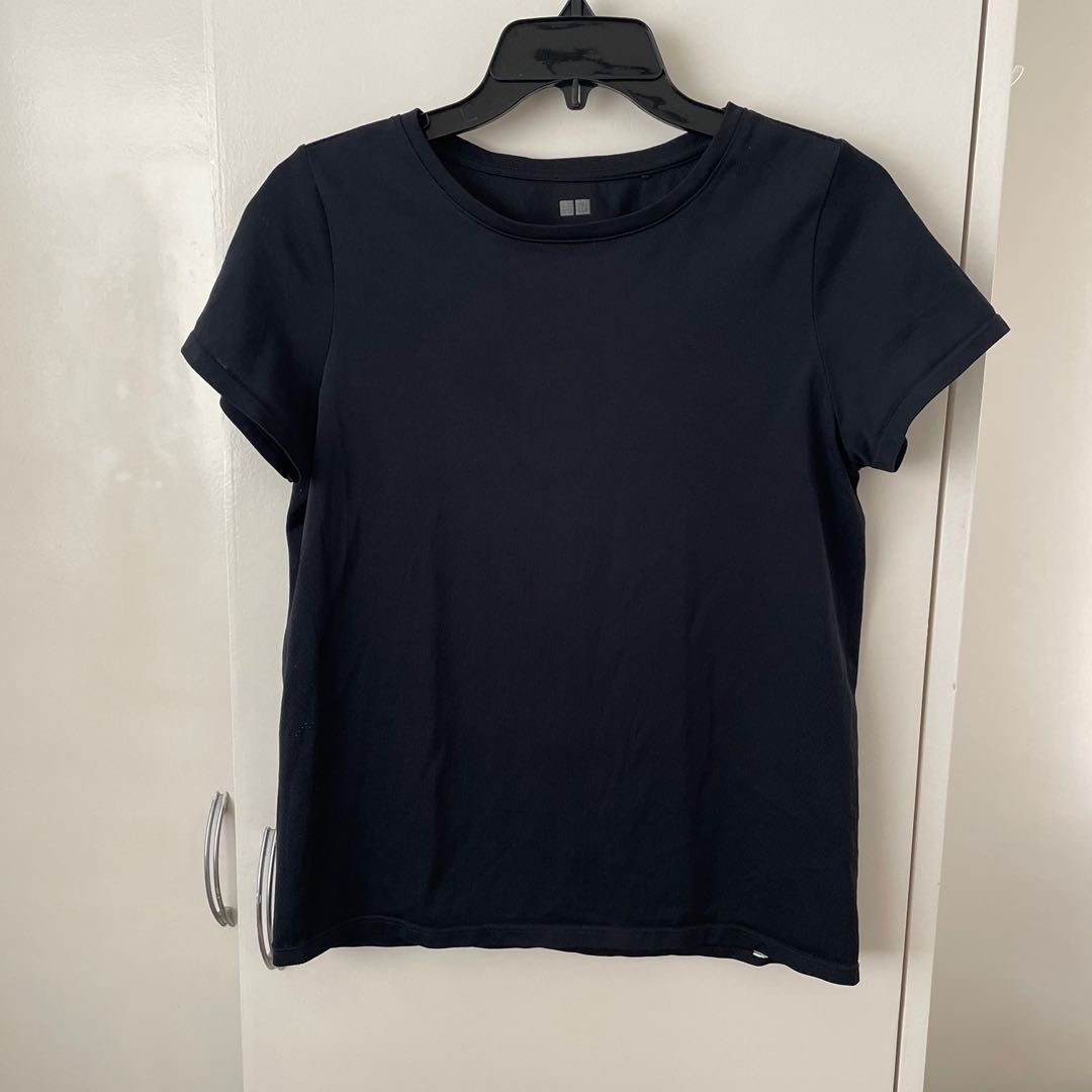 Uniqlo black dri fit shirt, Women's Fashion, Activewear on Carousell