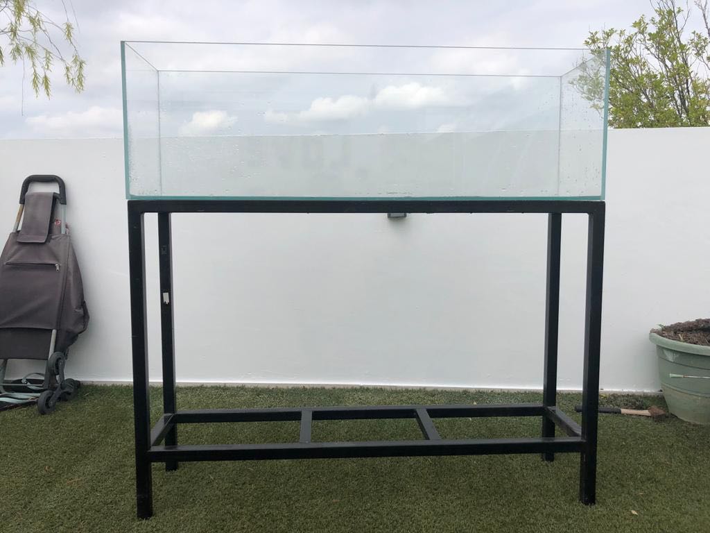 4ft Aquarium tank + stand, Pet Supplies, Homes & Other Pet Accessories ...