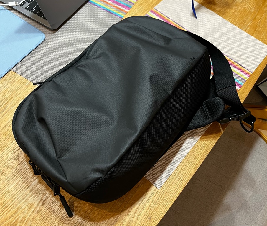 Aer Tech Sling 2, Men's Fashion, Bags, Sling Bags on Carousell