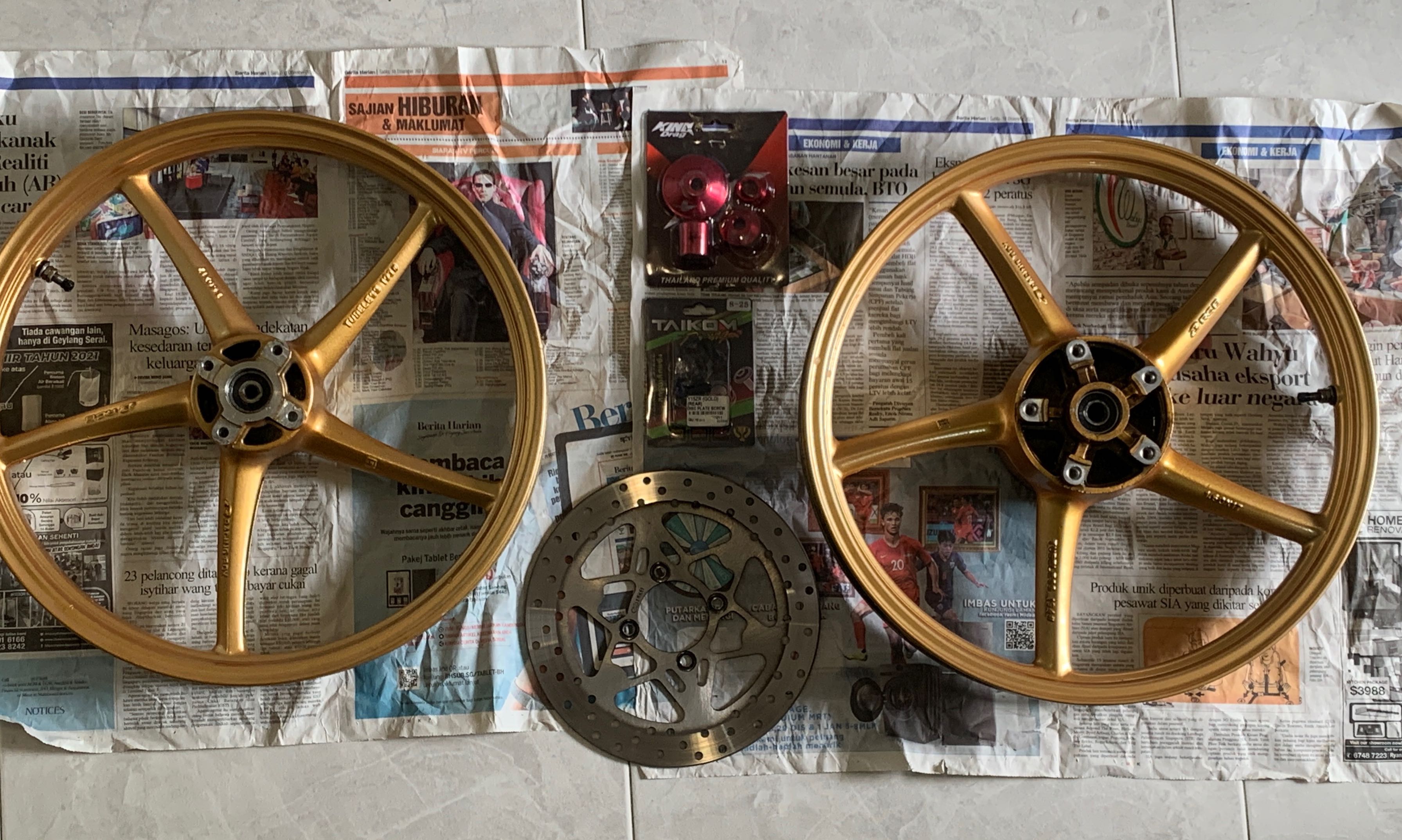 Sniper Rcb rim, Motorcycles, Motorcycle Accessories on Carousell