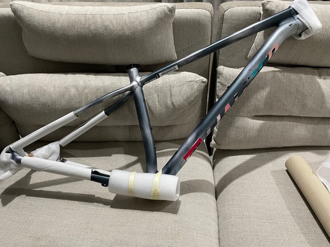 Specialized chisel frame earth edition, Sports Equipment, Bicycles ...