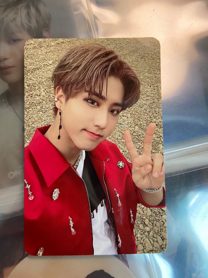 stray kids han no easy pc, Hobbies & Toys, Memorabilia & Collectibles ...