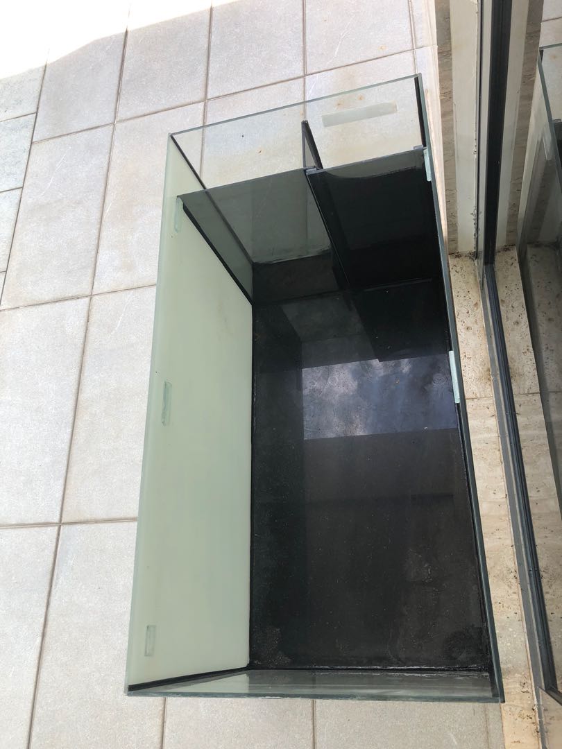 3ft IOS tank, Pet Supplies, Homes & Other Pet Accessories on Carousell