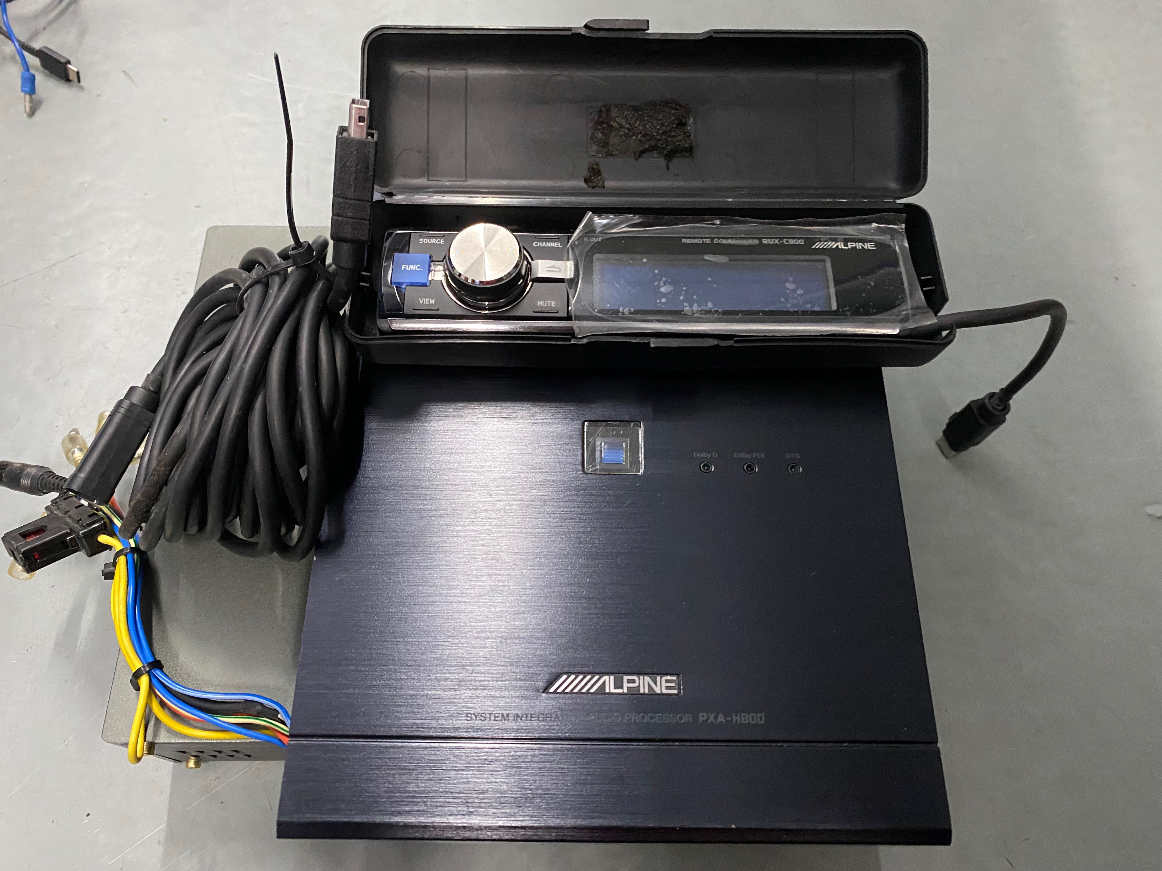 Alpine H800 with C800, Car Accessories, Accessories on Carousell