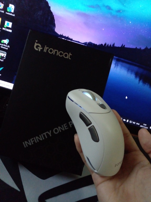 Ironcat ONE Two pro & Aukey F5 gaming mouse Both is (wireless and wired ...