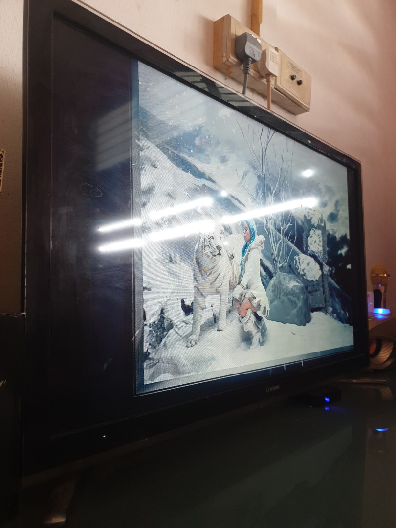 Samsung 32" INCH Smart TV OLD MODEL, TV & Home Appliances, TV ...