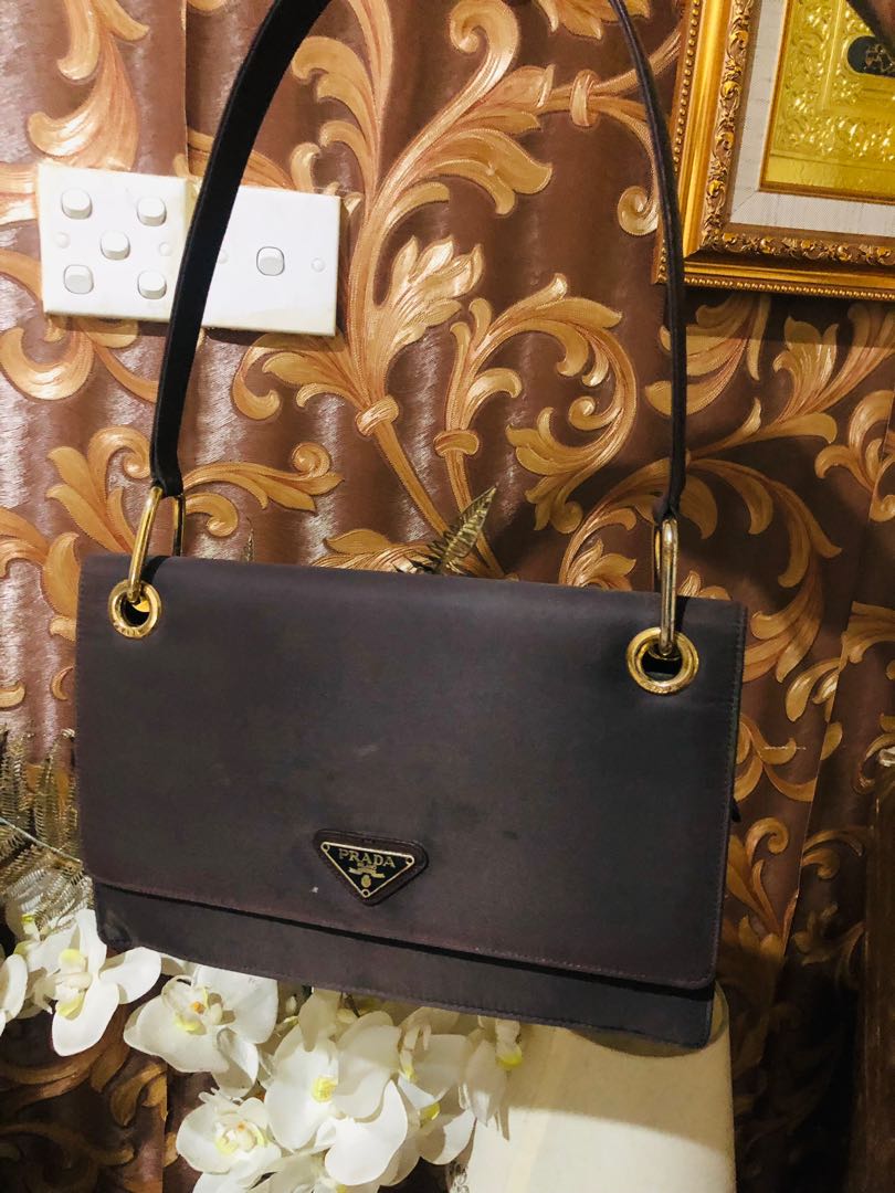 Tas Prada, Fesyen Wanita, Tas & Dompet di Carousell