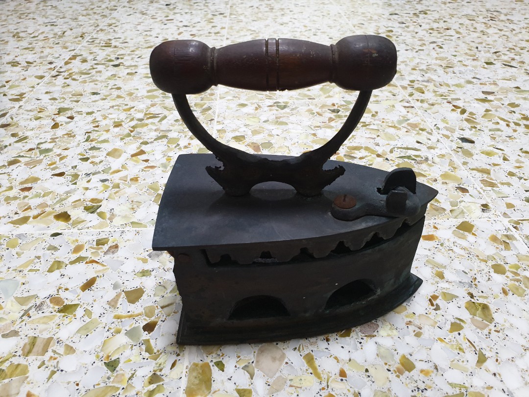 Vintage solid steel iron, Hobbies & Toys, Memorabilia & Collectibles ...
