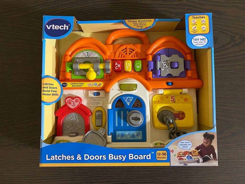 VTECH Latches & Doors Busy Board, 兒童＆孕婦用品, 嬰兒玩具 - Carousell