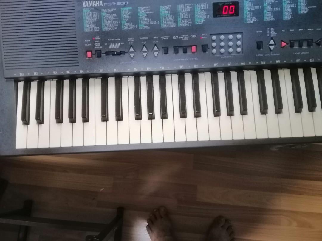 YAMAHA PSR 200, Hobbies & Toys, Music & Media, Musical Instruments on ...