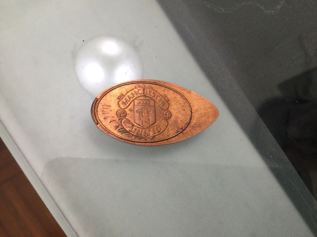 曼聯 man utd manchester United logo 紀念 壓幣 coin, 其他, 其他 - Carousell