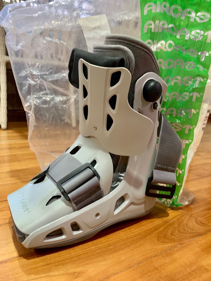 Airselect Short (M) Airselect Leg Cast Boot, Health & Nutrition, Braces ...