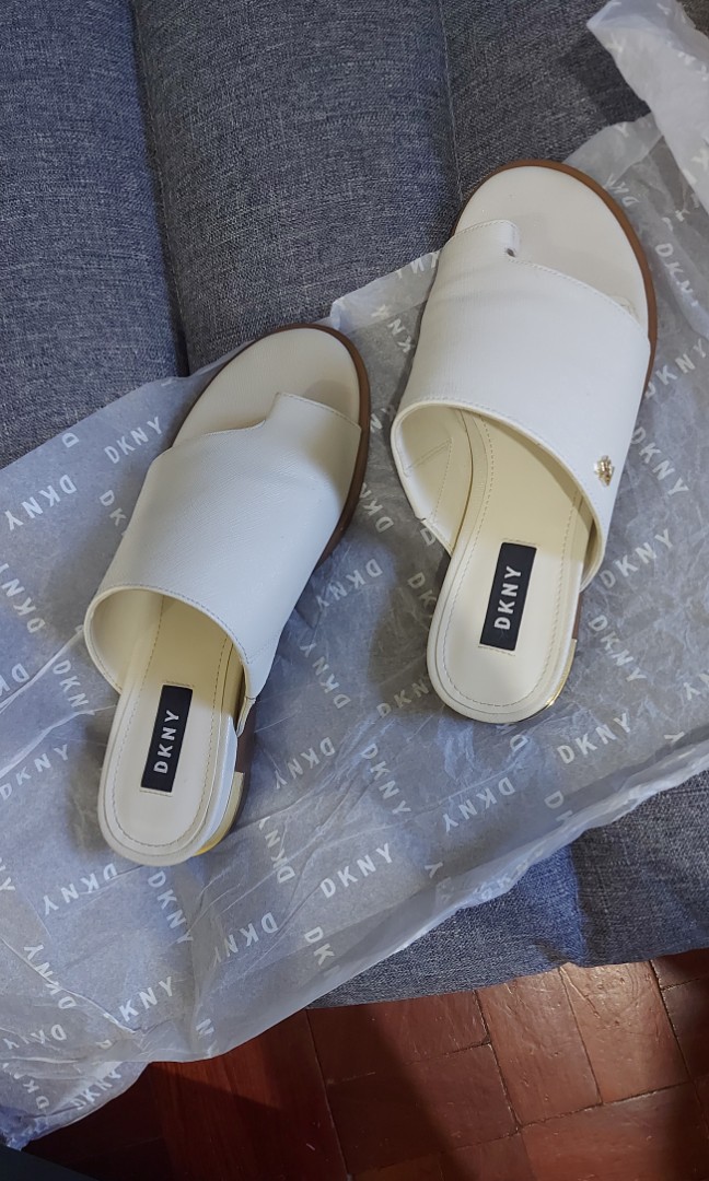 DKNY slides, Women's Fashion, Footwear, Slippers and slides on Carousell