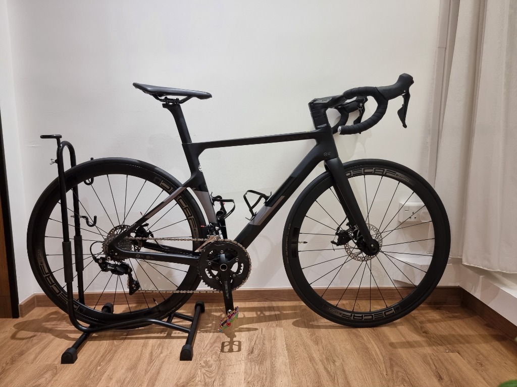Java Vesuvio Disc 2021 Carbon Road Bike, Sports Equipment, Bicycles ...