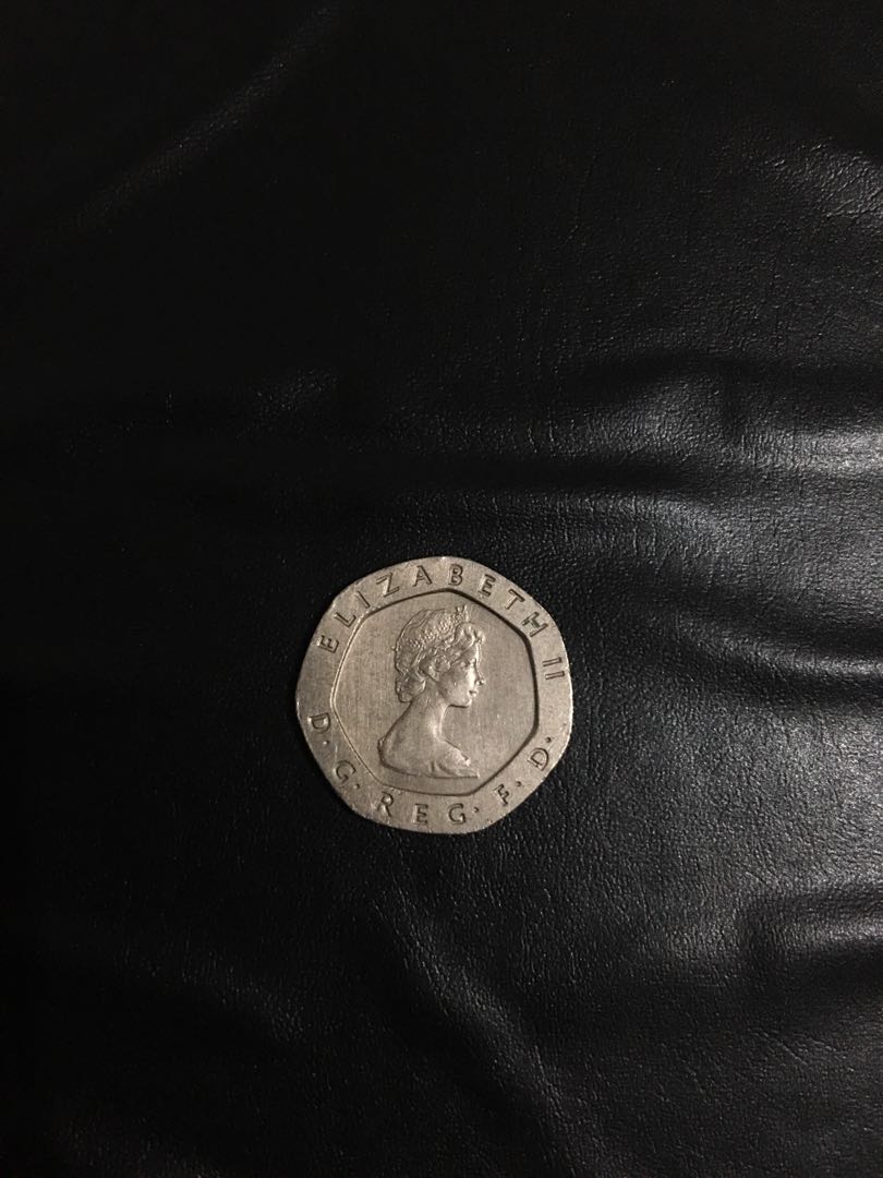 Old Coin 1982 - Queen Elizabeth II - 20 PENCE, Hobbies & Toys ...