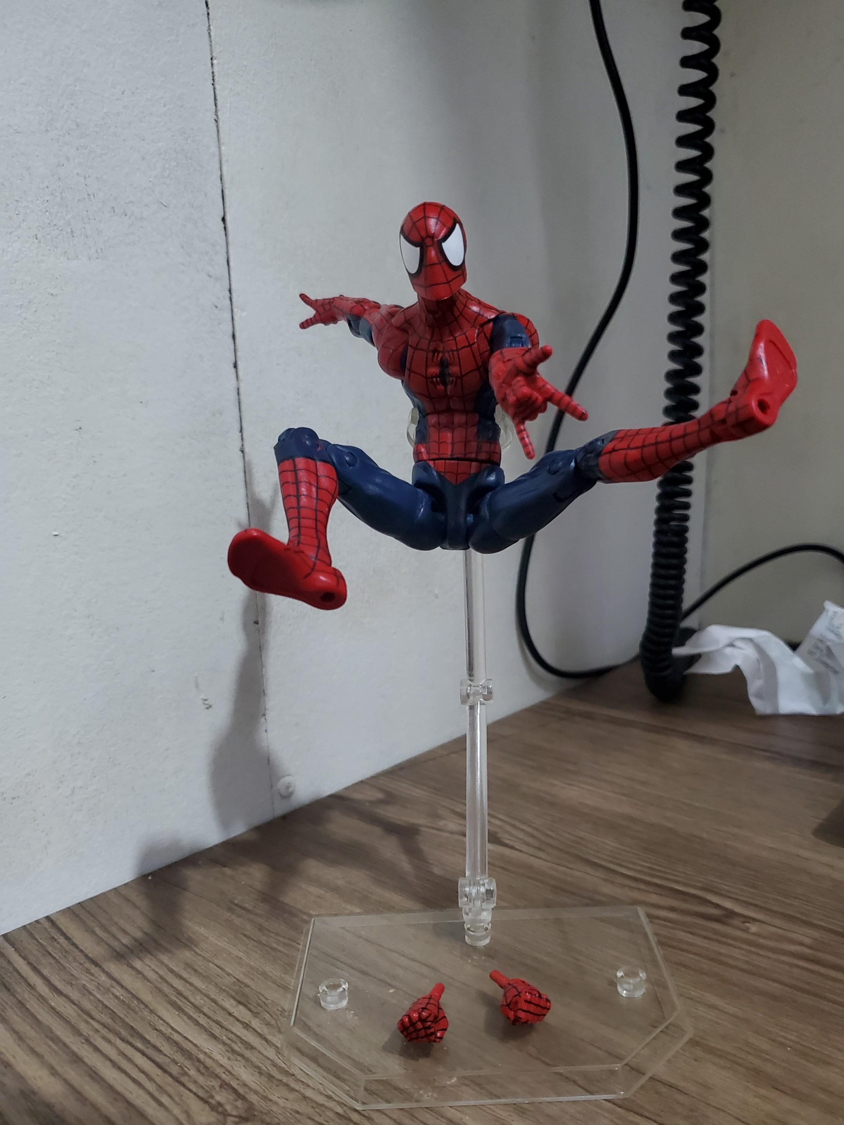 Spider-man Spiderman Spider man The Raft Marvel Legends Peter Parker ...