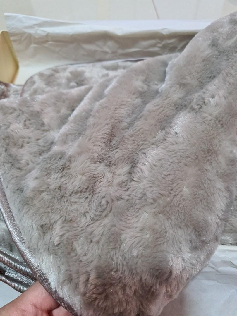 35th Osim Anniversary Blanket, Furniture & Home Living, Bedding ...