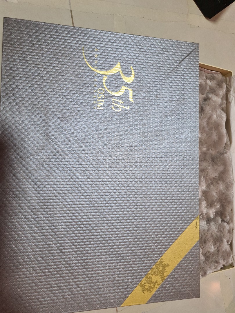 35th Osim Anniversary Blanket, Furniture & Home Living, Bedding ...