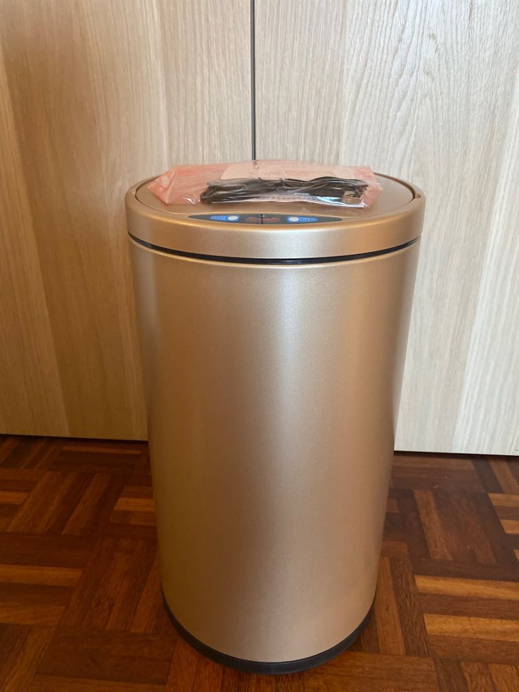 Brand new automatic dustbin, Furniture & Home Living, Cleaning ...